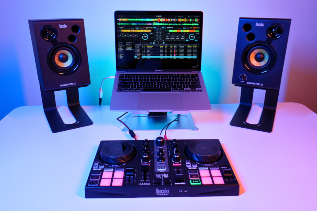 DJUCED – the best DJ Software from beginners to professionals by Hercules